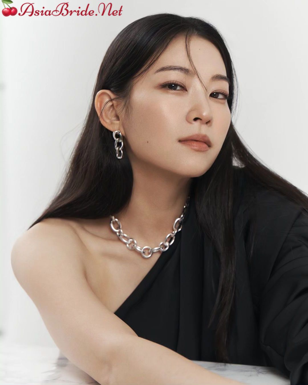 Chinese Brides: Find Single Chinese Women for Marriage