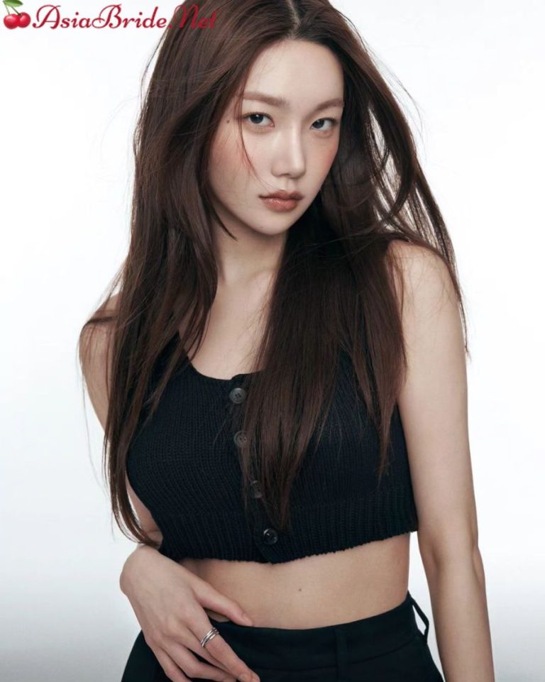 Chinese Brides: Find Single Chinese Women for Marriage