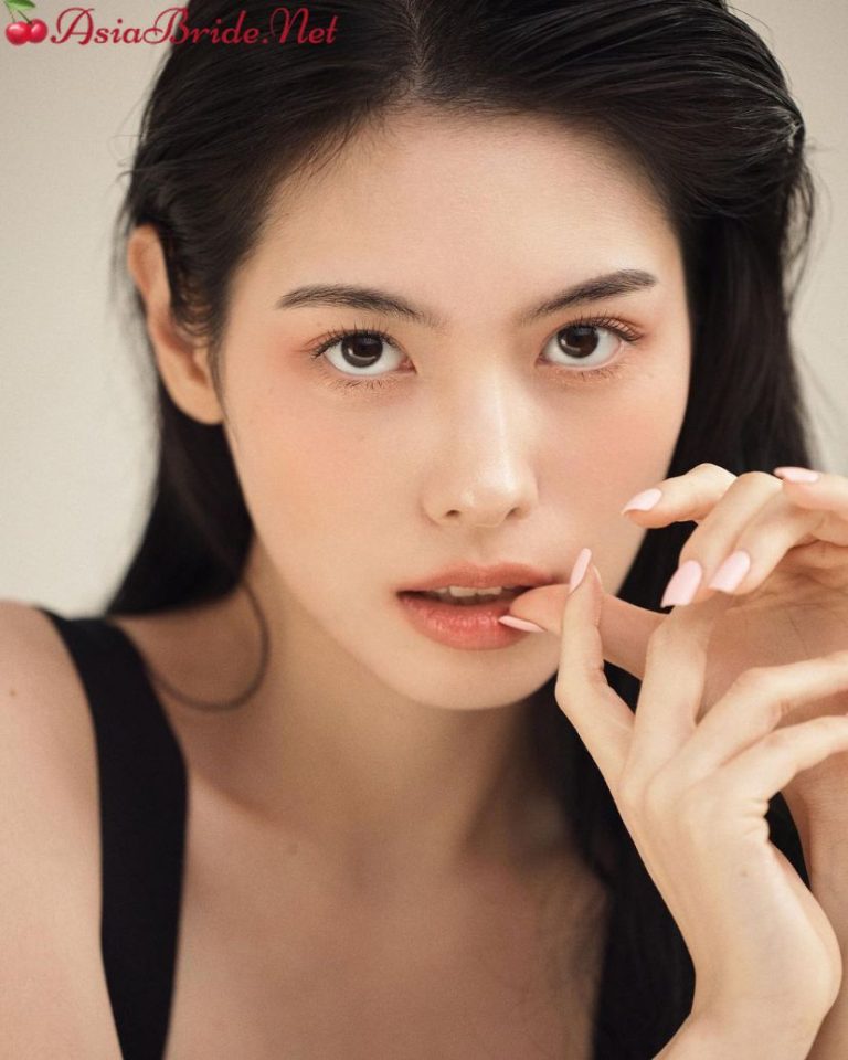 Chinese Brides: Find Single Chinese Women for Marriage